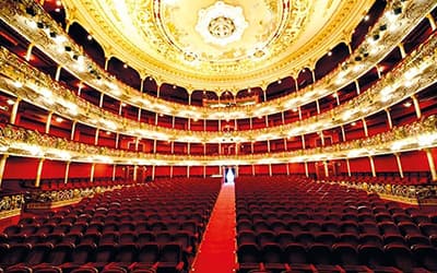 Arriaga, theatre in a magnificent building